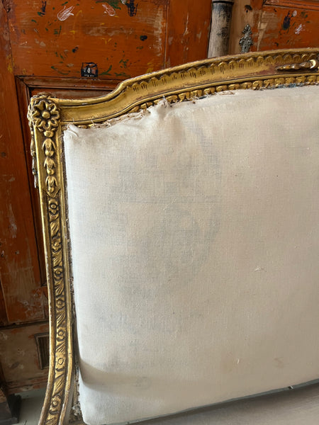 Beautiful French settee – Found. at Hepburn